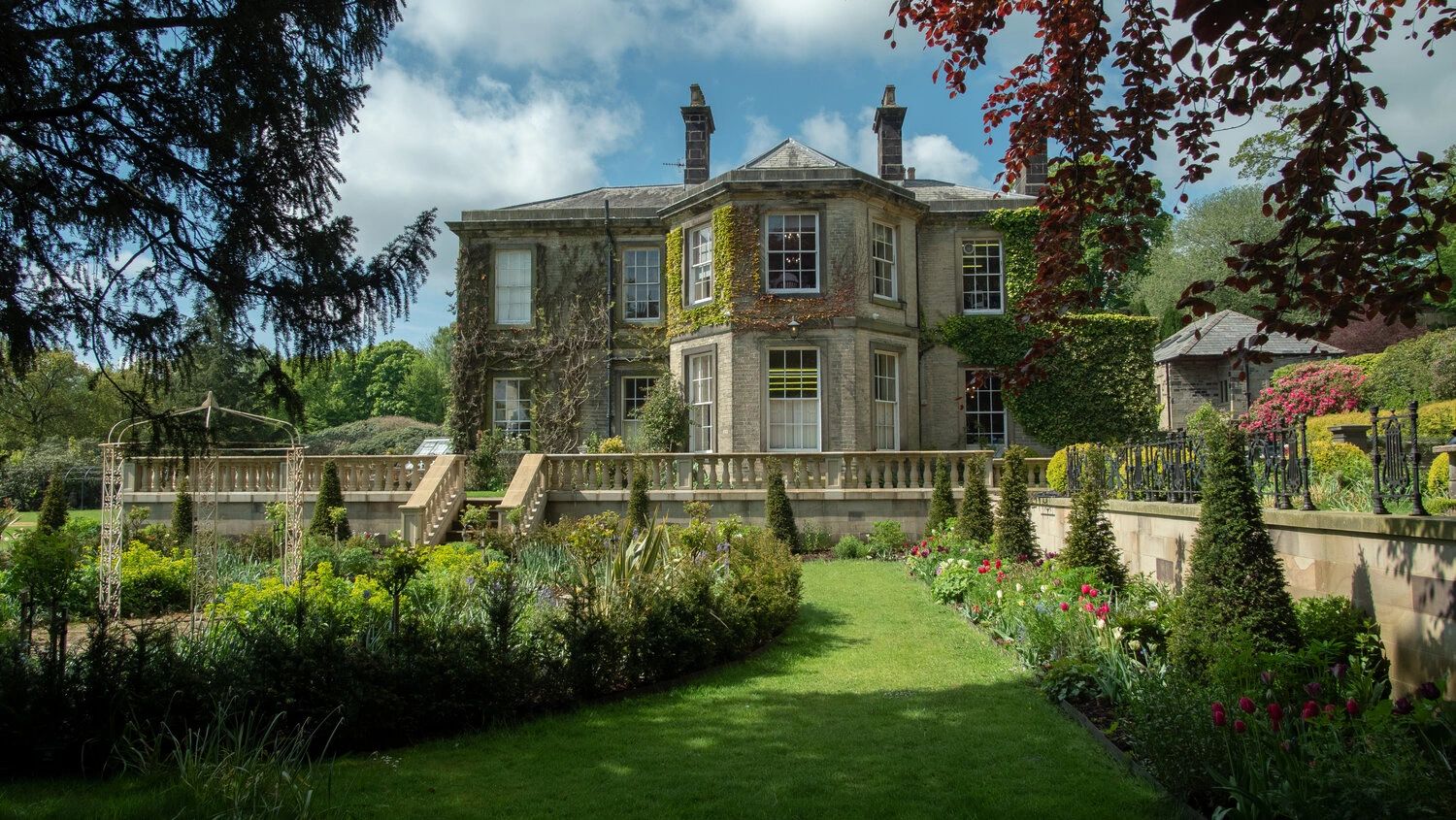 Debra Huse & Lisa Skelly